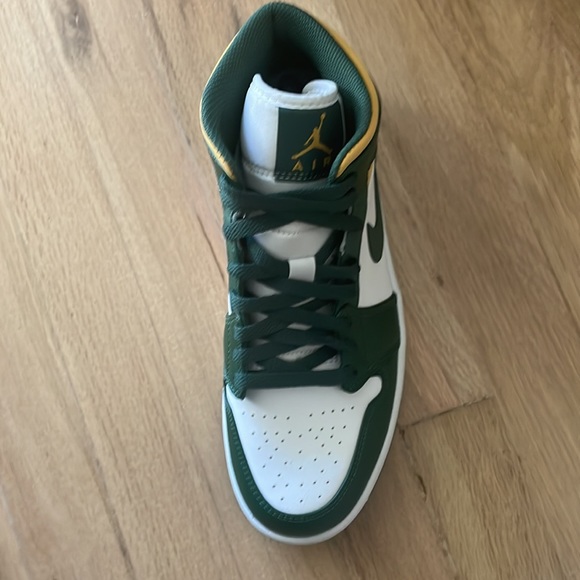 Jordan | Shoes | Nike Jordan Mid Green And Gold | Poshmark